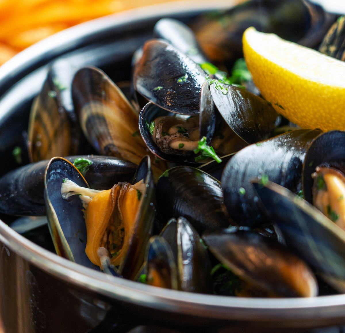 Fresh Mussels 1kg – Moorcroft Seafood Home Delivery